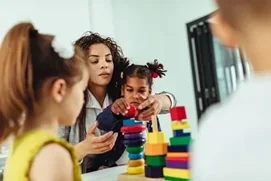 Educateur spécialisé / Educatrice spécialisée | Fiche métier | Option ...